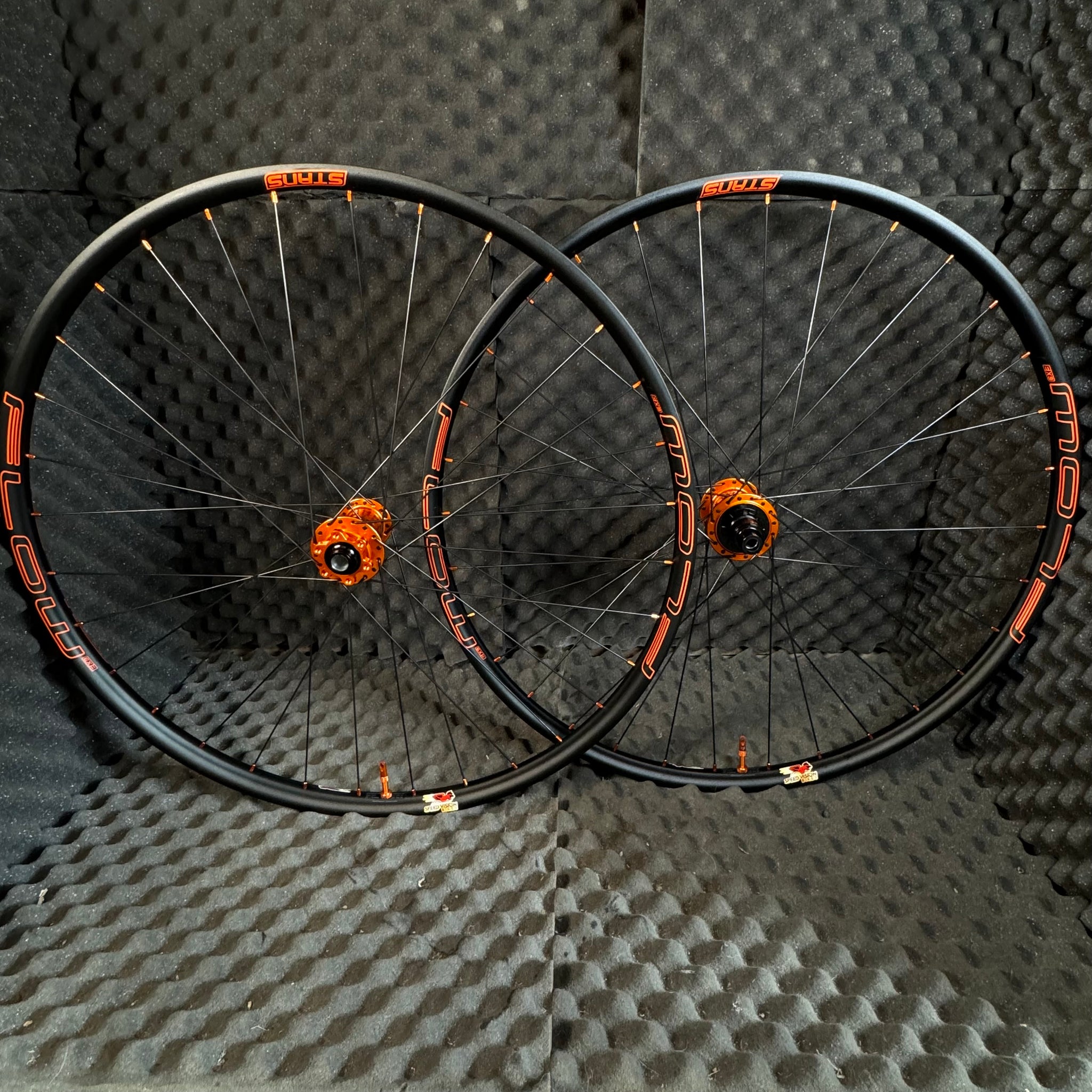 29" Flow Ex3 DH/Enduro wheels with I9 Hydra H2 hubs