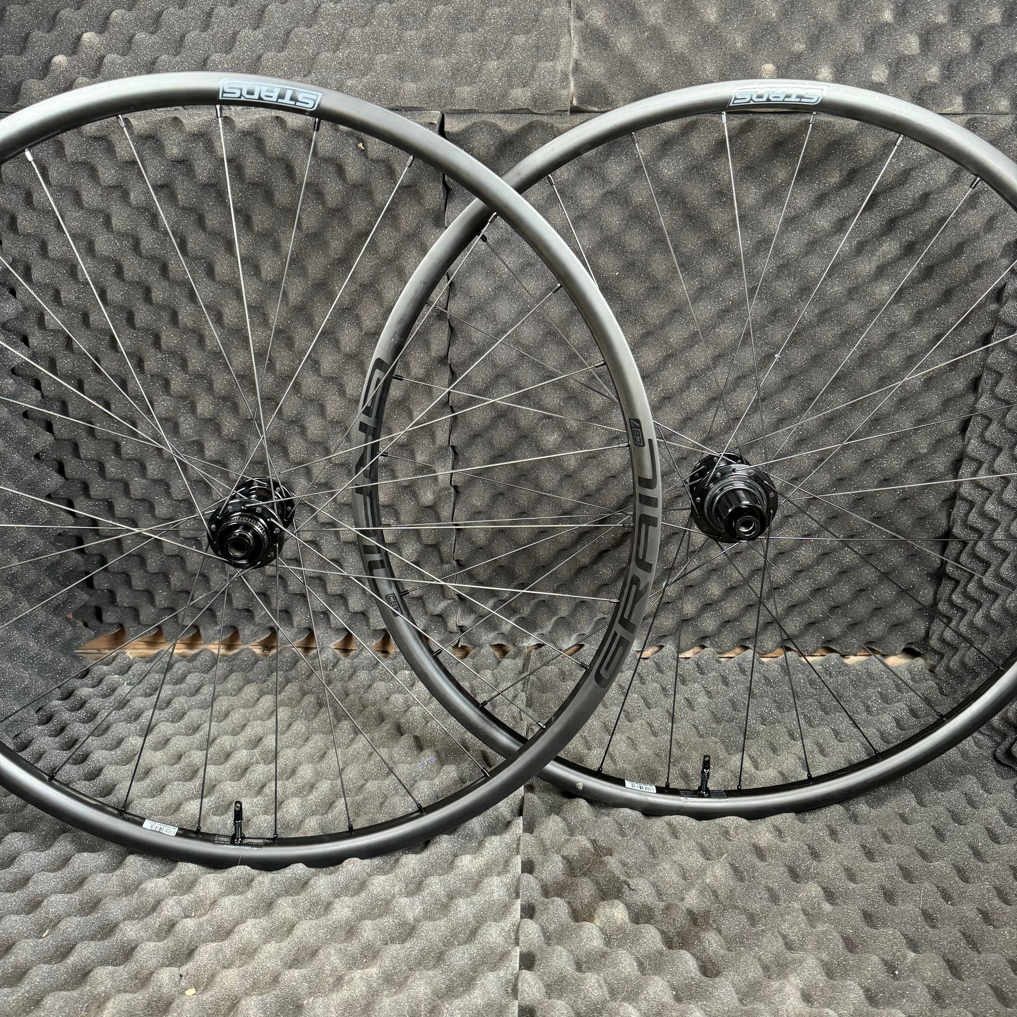 1323 gram CX/Gravel/Road Stans Grail Cb7 rims with I9 1/1 Road hubs