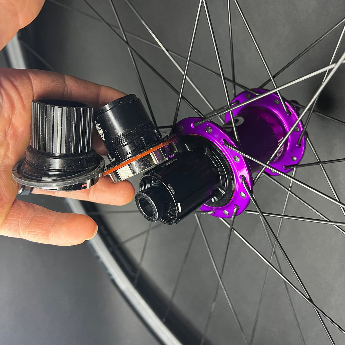 Big MTN Wheels: I9 hydra with notubes Flow EX3 29" rims.