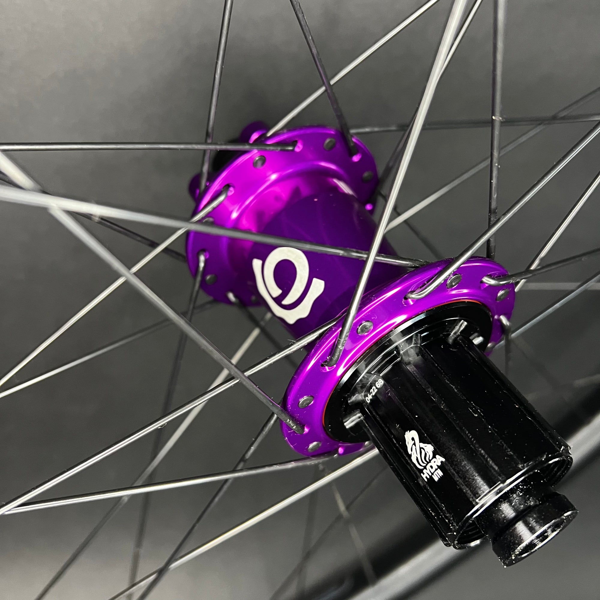 Big MTN Wheels: I9 hydra with notubes Flow EX3 rims.