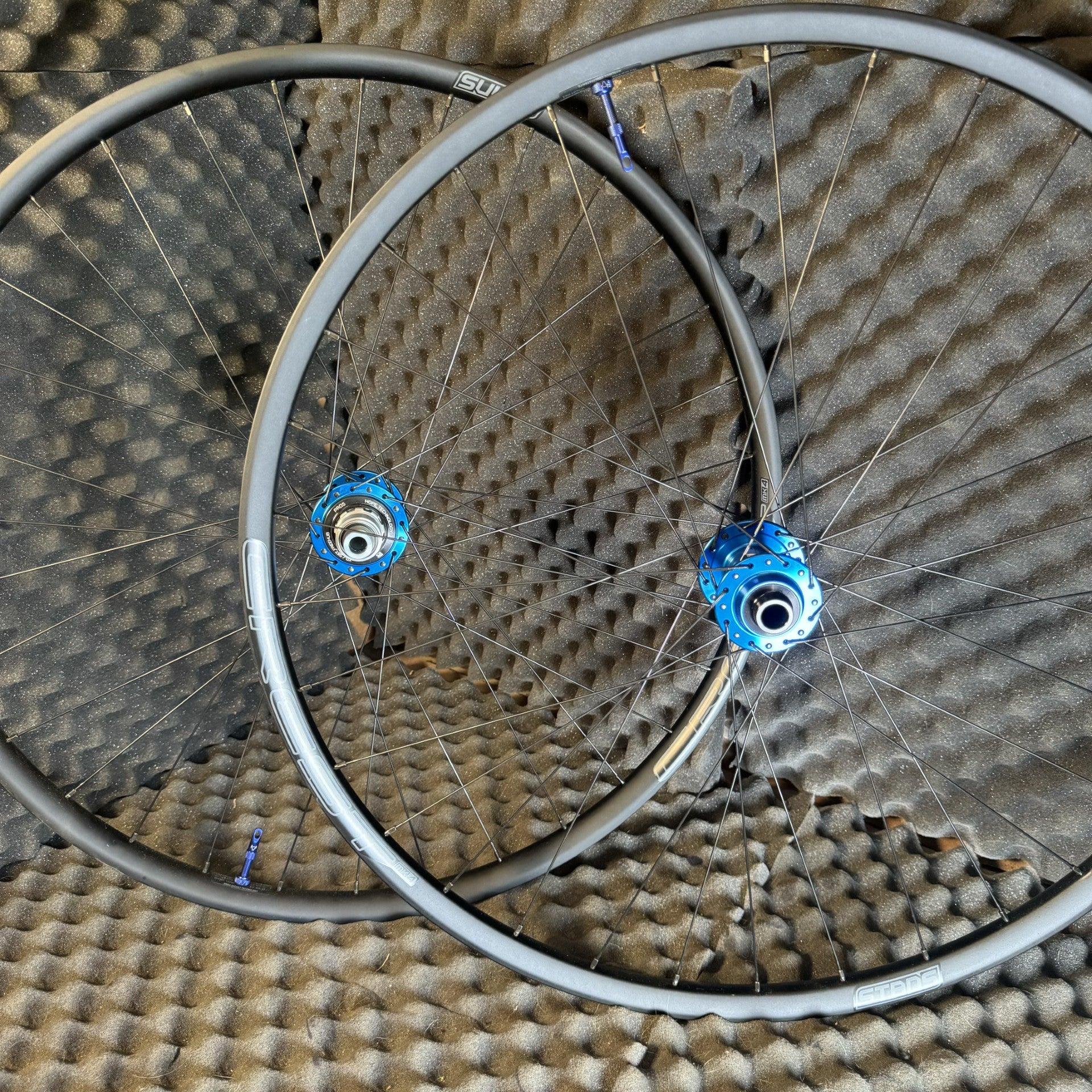 XC Notubes Crest MK4 29" rims With Hope pro 5 hubs