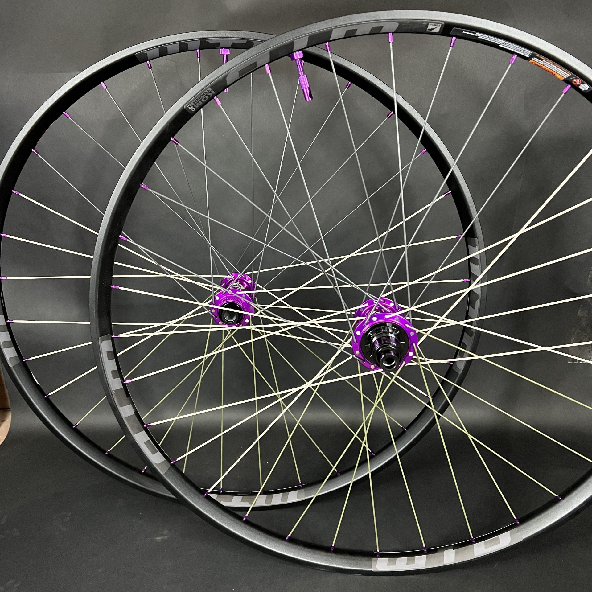 One off Custom Earth Tone Enduro wheels with I9 Hydra H2 Hubs